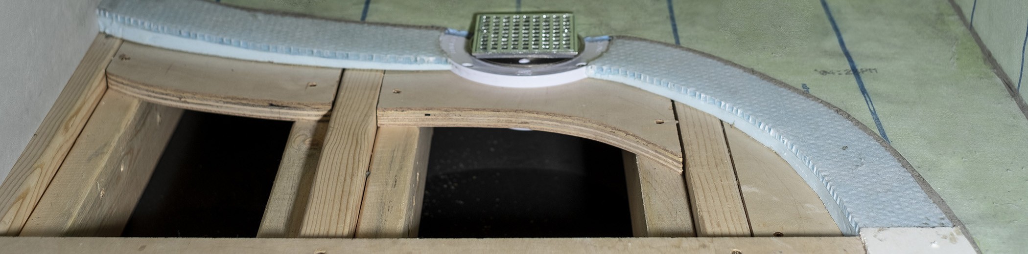 Slope to Drain Shower Base Kit with FreeStyle Thin-Bed Drain | Noble ...